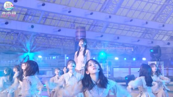 日向坂46、東京サマーランドから『僕なんか』を生パフォーマンス披露！【2022FNS歌謡祭 夏】 | 日向坂46まとめきんぐだむ